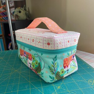 Mini Maker Case by Lillyella Stitchery | Tula Pink Homemade Fabric - Etsy