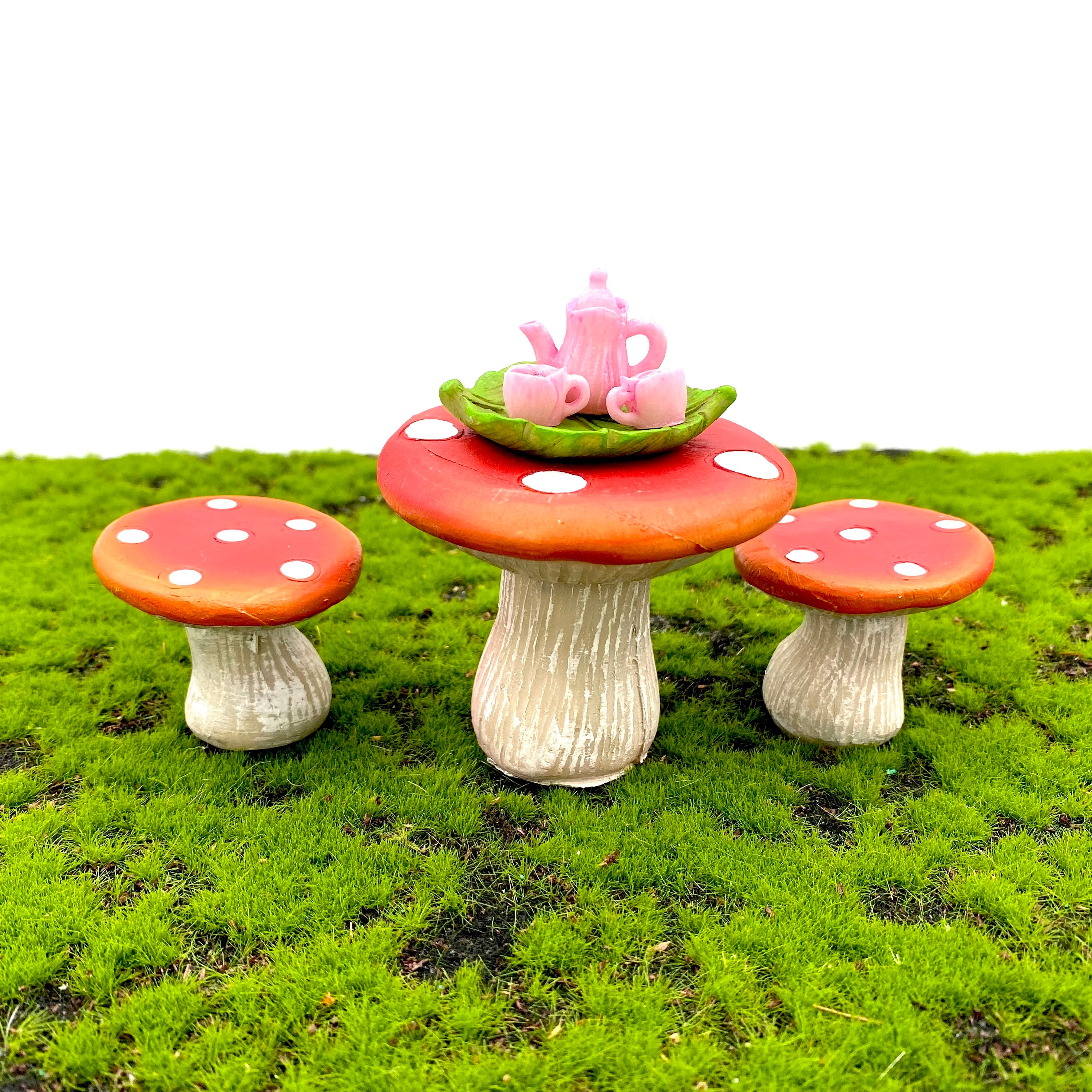 Outdoor mushroom table and stools store