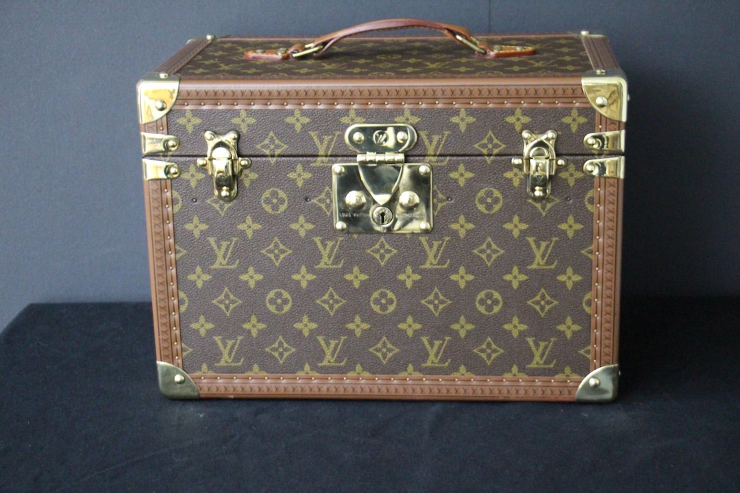 Louis Vuitton Train Case, Louis Vuitton Boite Pharmacie, Louis Vuitton ...