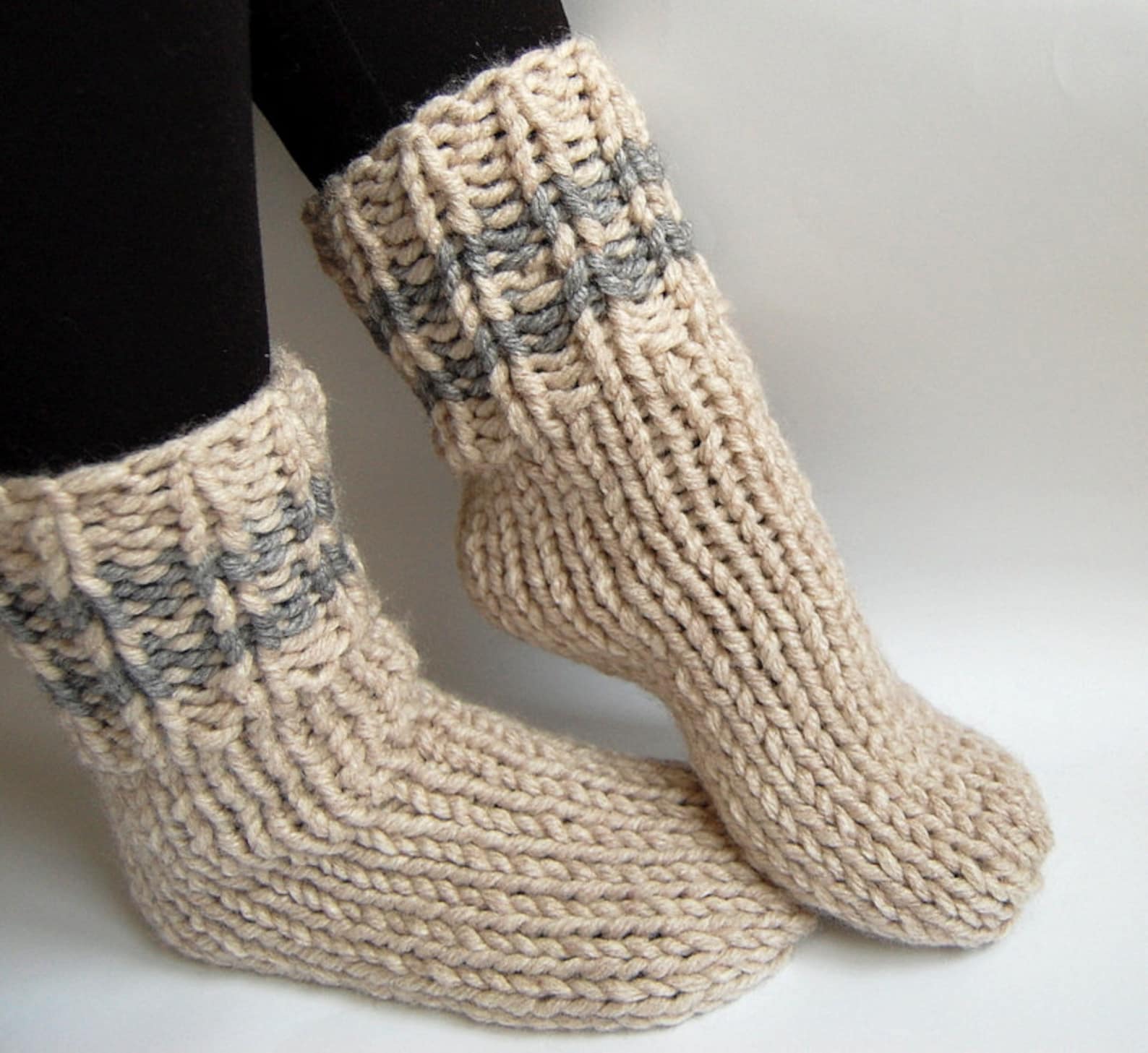 KNITTING PATTERN Easy Tube Slipper Socks Tube Socks Without a Heel ...