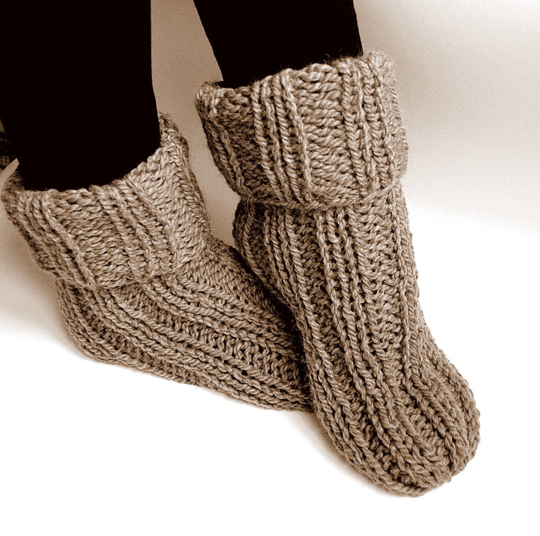KNITTING PATTERN Slipper Socks Super Easy Beginner Tube Socks Without a ...