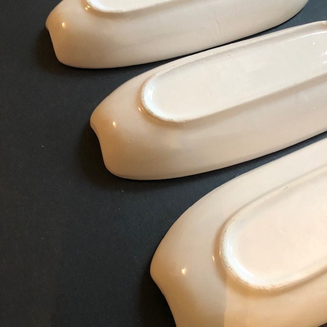 Set of 4 White Ceramic Corn on the Cob Ear Shaped Dishes Free Shipping ...