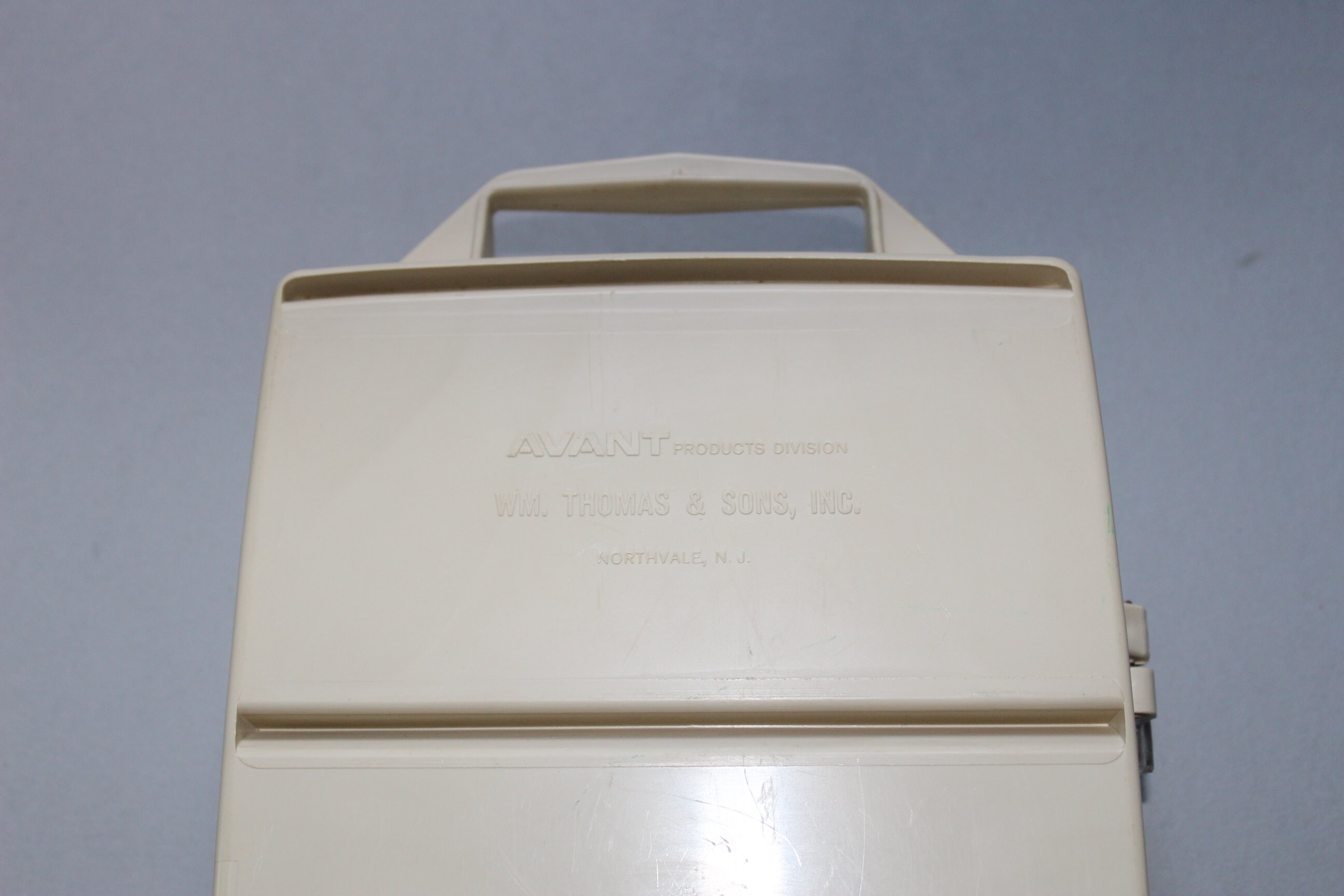 Vintage Avant by Wm Thomas and Sons Plastic Sewing Box Filled With ...