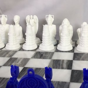 Doctor Who (FAN ART) Chess Set Tardis, Cyberman, Dalek, Weeping Angels ...