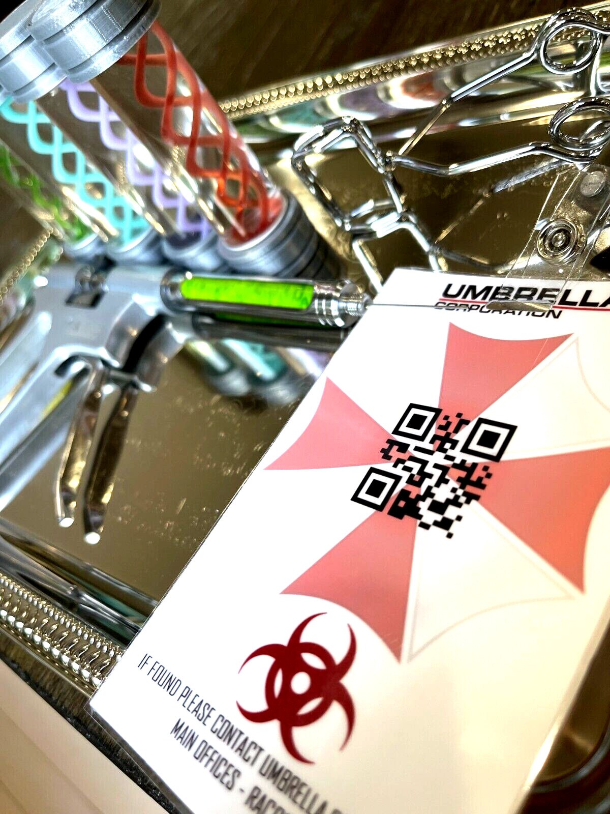 Resident Evil Metal Syringe T-virus Antidotes Tray ID Clamp Umbrella ...