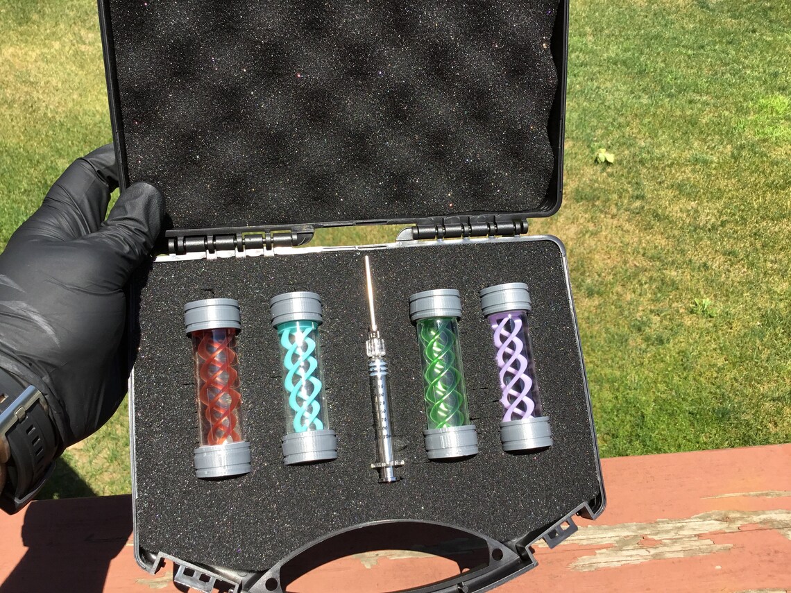 Resident Evil Briefcase Kit Metal Syringe T-virus Antidotes - Etsy