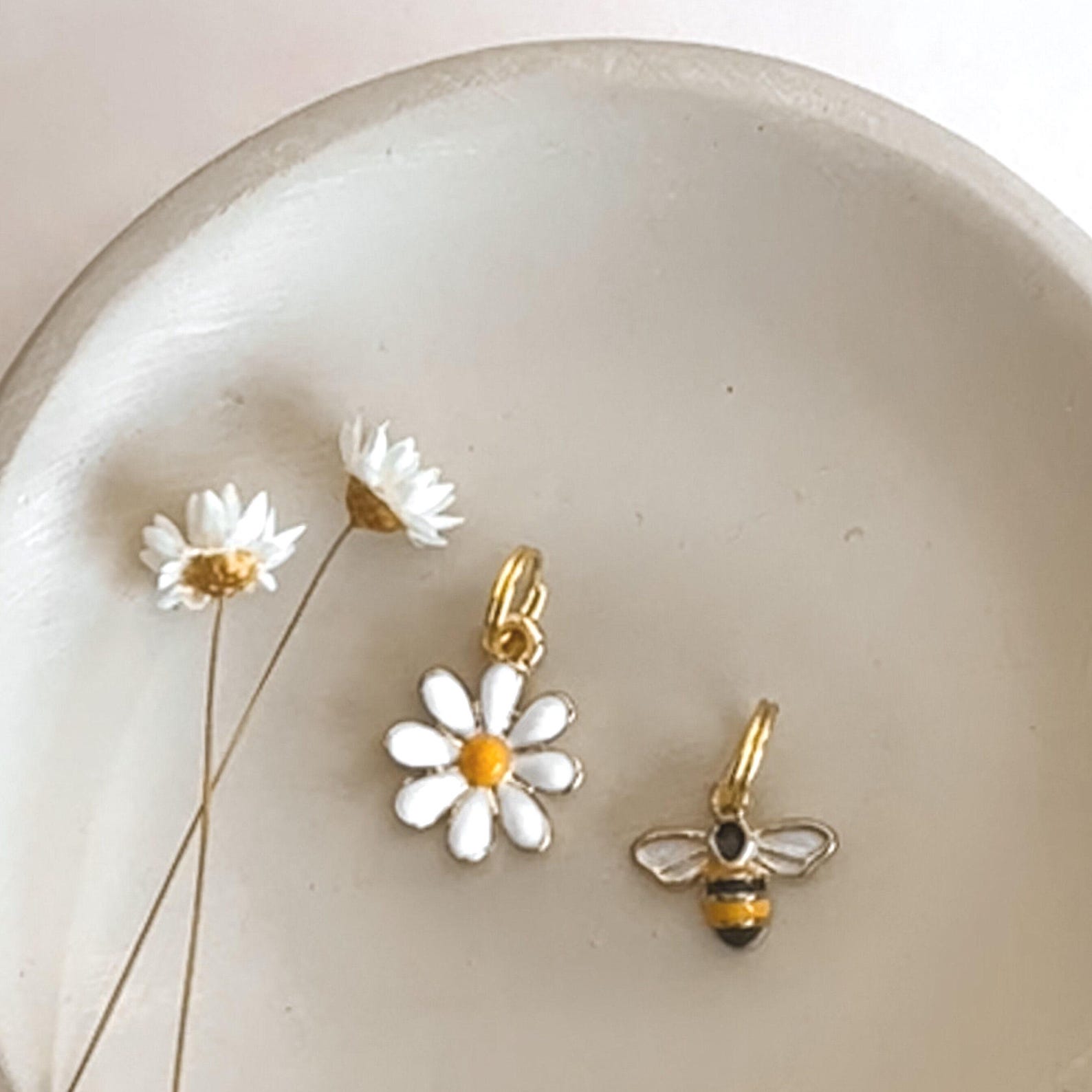 Bee Charm, Flower Charm, Daisy Charm, Charms for Dogs, Pet Charms ...