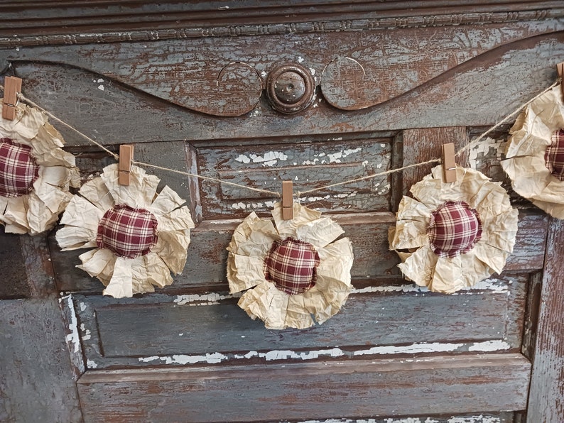 Primitive SUNFLOWER BANNER Pennant With Red Homespun Rustic Clothespins ...