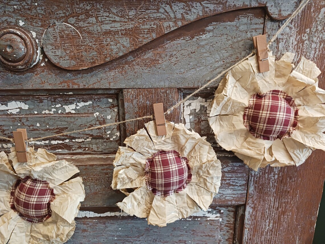 Primitive SUNFLOWER BANNER Pennant With Red Homespun Rustic Clothespins ...