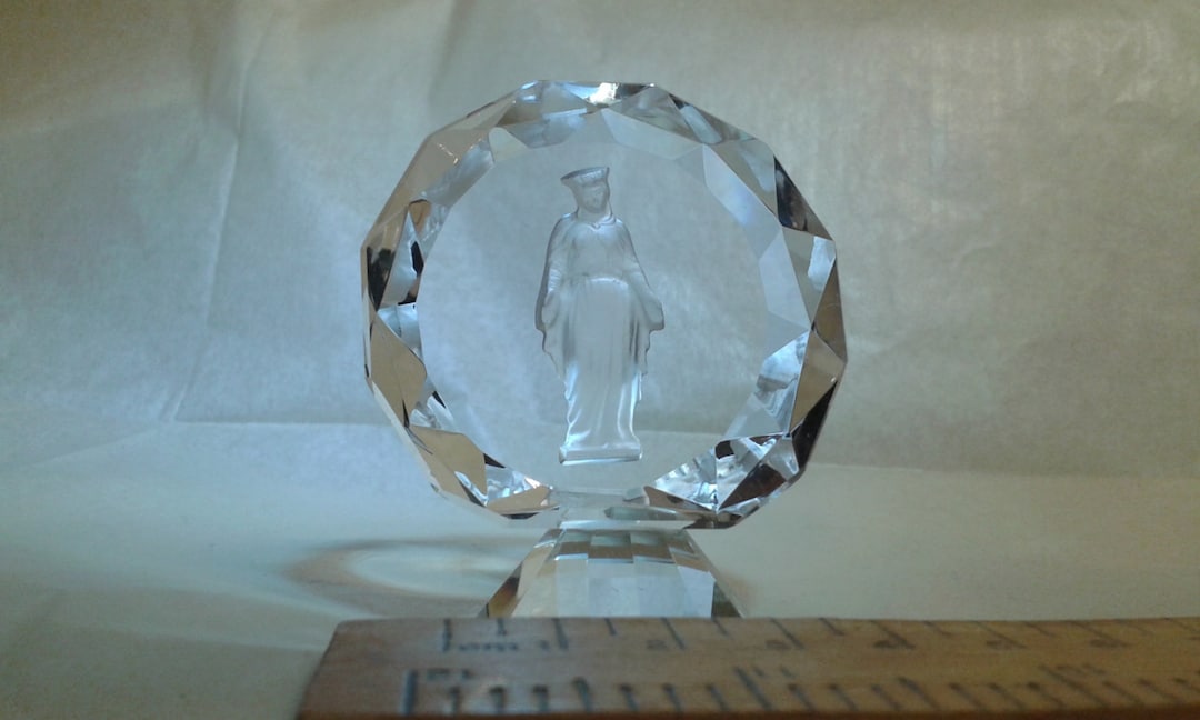 Etched Lead Crystal Glass Figurine of a Mediaeval Female Figure ...