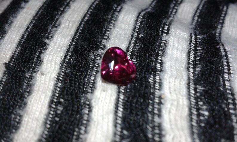 1.59ct Unheated Untreated Heart Cut Hot Raspberry Pink Champagne Bronze ...
