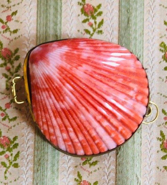 Vintage shell trinket box - Gem