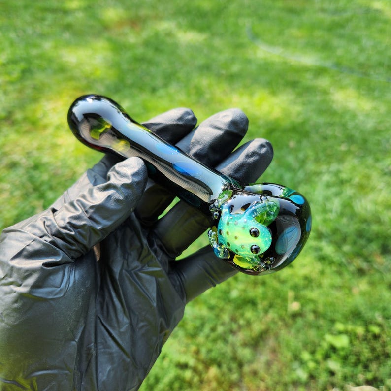 Rainbow Fumed Glass Pipe With Frog – Color Changing Spotted Spoon Pipe ...