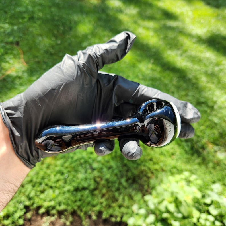 Horror Mask Glass Pipe – Handblown Slasher-inspired Spoon – Spooky ...