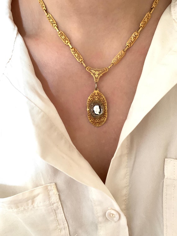 Vintage gold plated filigree - Gem