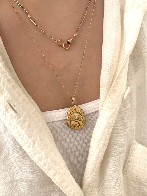 Vintage Sweet Petite Etched Art Deco Locket, Small Ph… - Gem