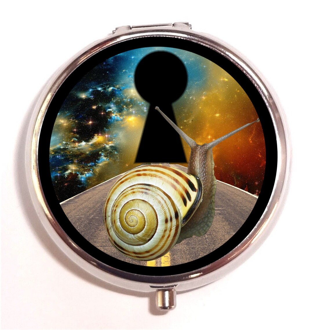 Snail in Outer Space Pill box Pillbox Case Holder Cosmic - Etsy 日本