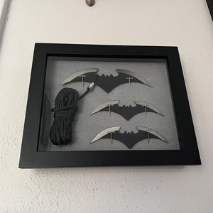 Emergency Batarangs Wall Mount Display Large Grapnel Batarang With ...