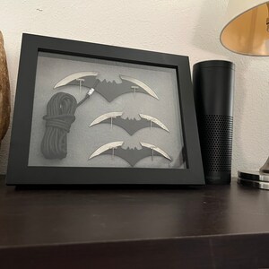 Emergency Batarangs Wall Mount Display Large Grapnel Batarang With ...