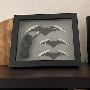 Emergency Batarangs Wall Mount Display Large Grapnel Batarang With ...