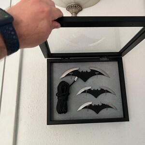 Emergency Batarangs Wall Mount Display Large Grapnel Batarang With ...