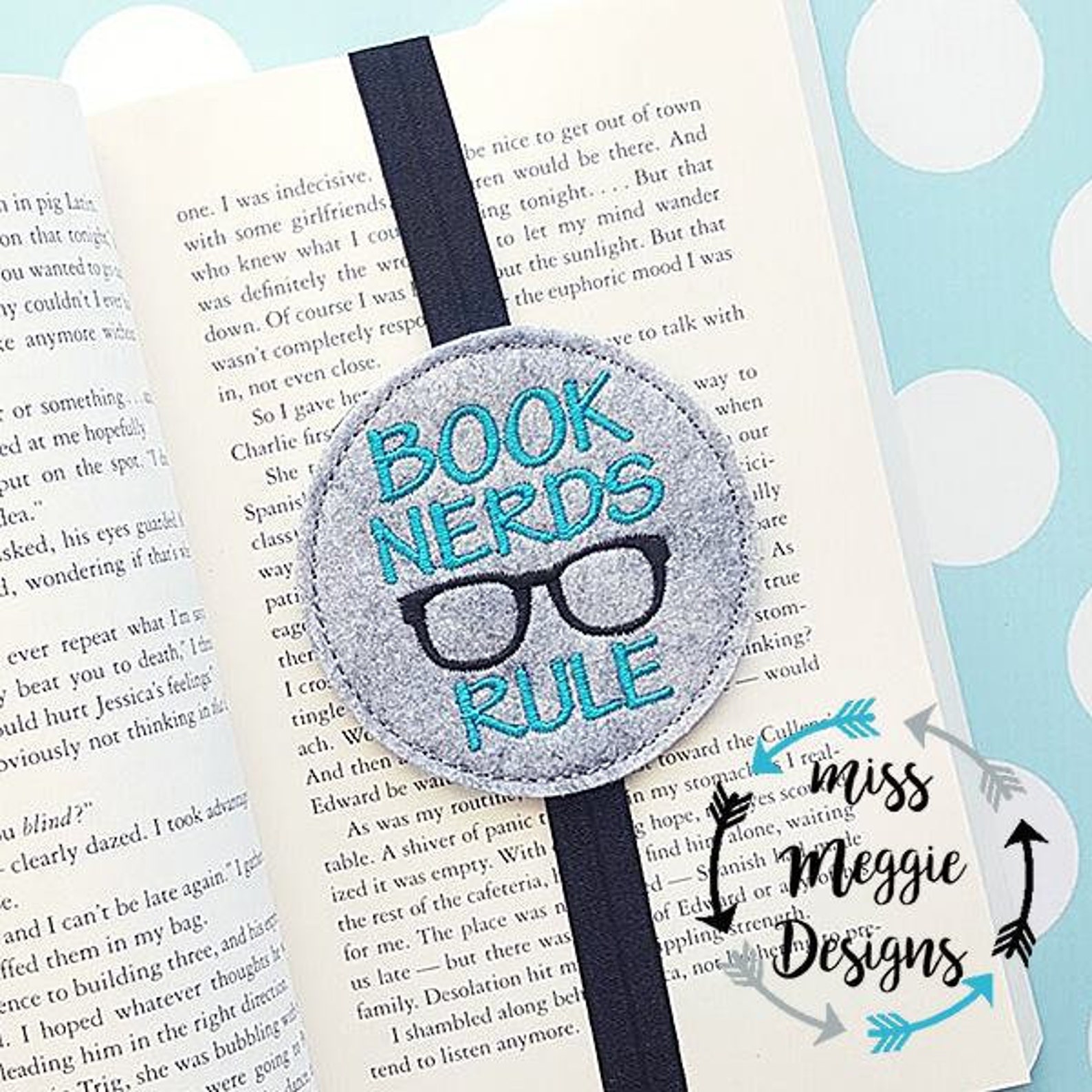 Book Nerds Rule Bookmark ITH Embroidery Design File - Etsy