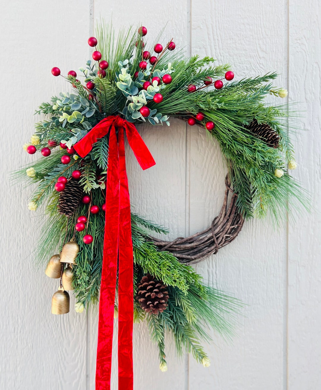 Evergreen Crescent Christmas Wreath for Front Door, Christmas Wreath ...