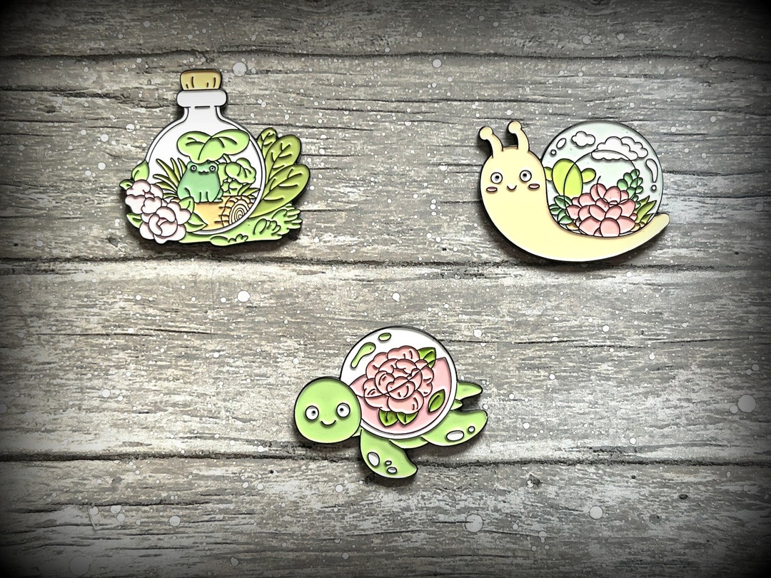 Cute Glass Terrarium Needle Minder / Enamel Frog / Magnetic Needle ...