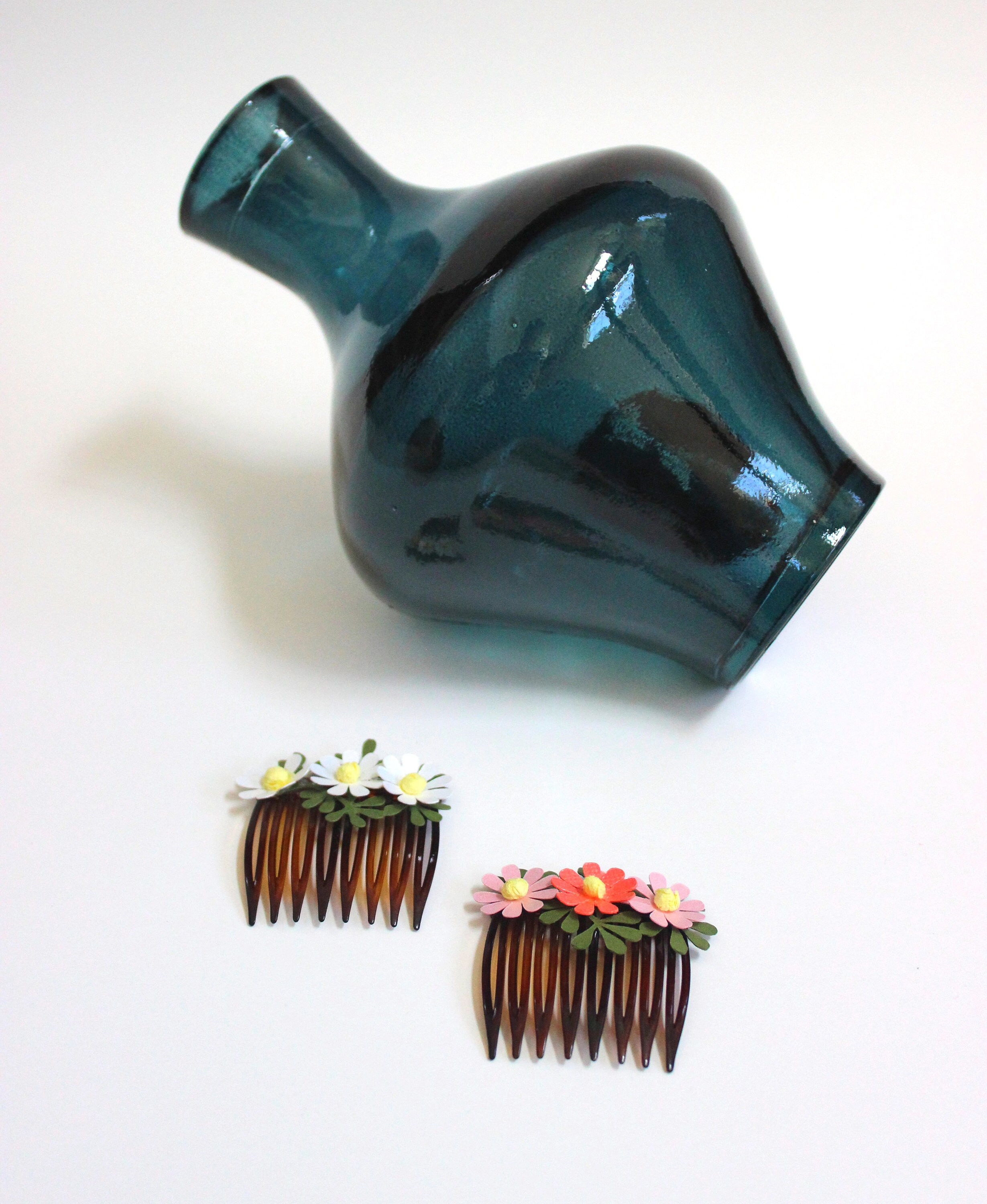 Petite Paper Daisy Hair Comb | Etsy