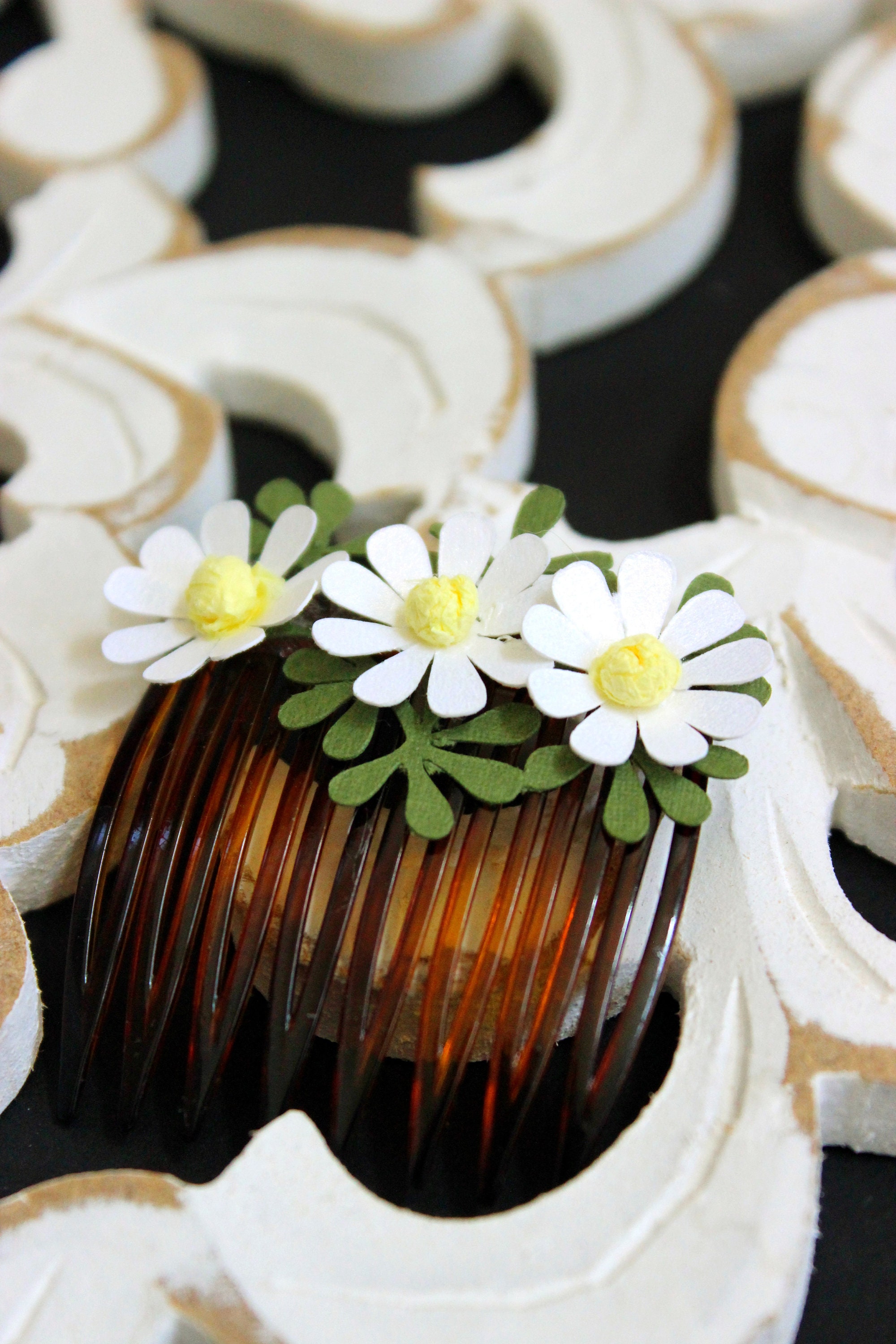 Petite Paper Daisy Hair Comb | Etsy