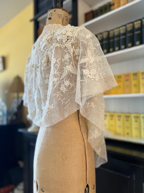 Antique Irish crochet and embroidered tulle cape - Gem