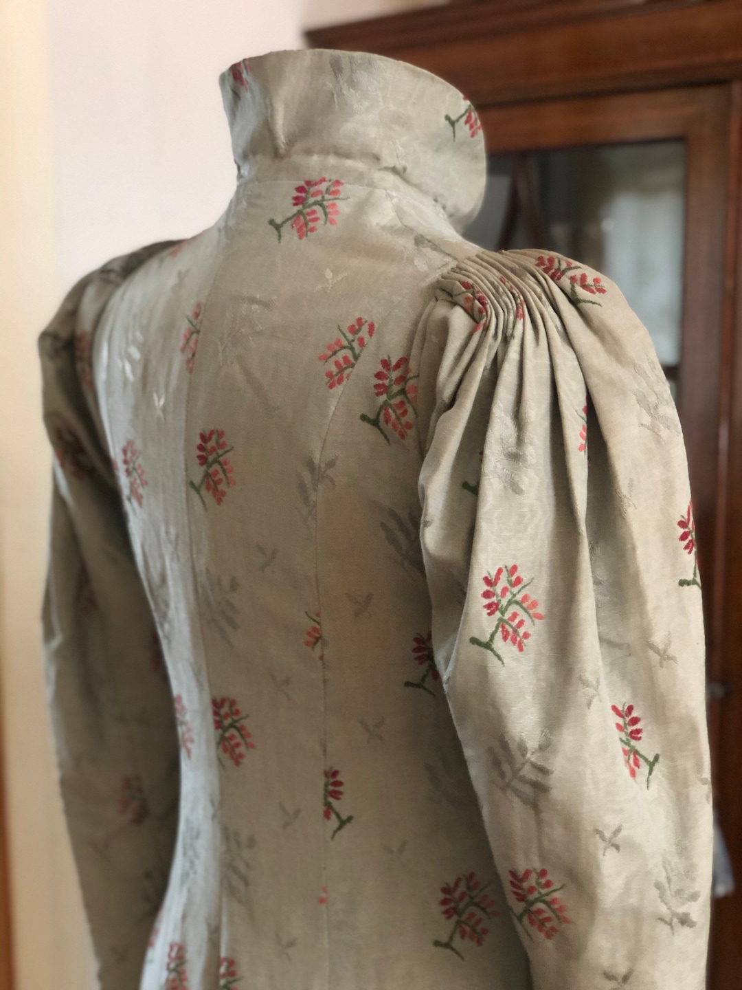 1800s Full Length Moire Taffeta Coat With Pleated Sleeves. Labelled Elliston & Cavell - Etsy