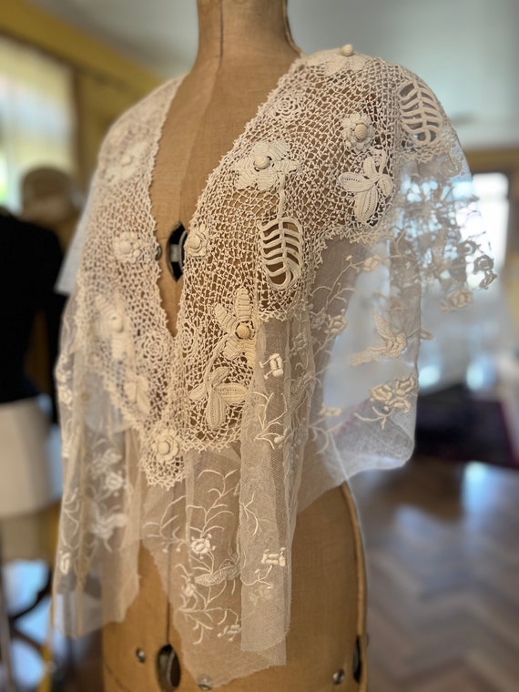 Antique Irish crochet and embroidered tulle cape - Gem