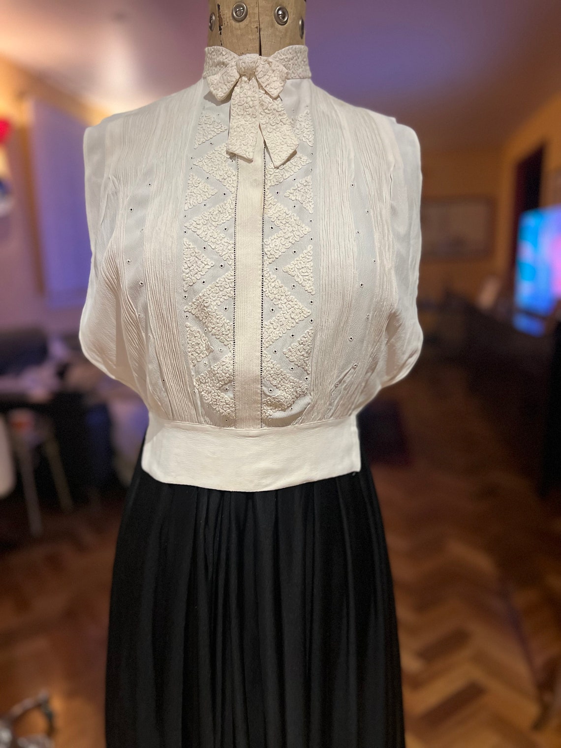 1930s Crepe Bib/vest With Corneli Embroidery - Etsy