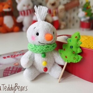 Mini Plush Snowman: Handmade Christmas Pocket Toy in Box - Etsy