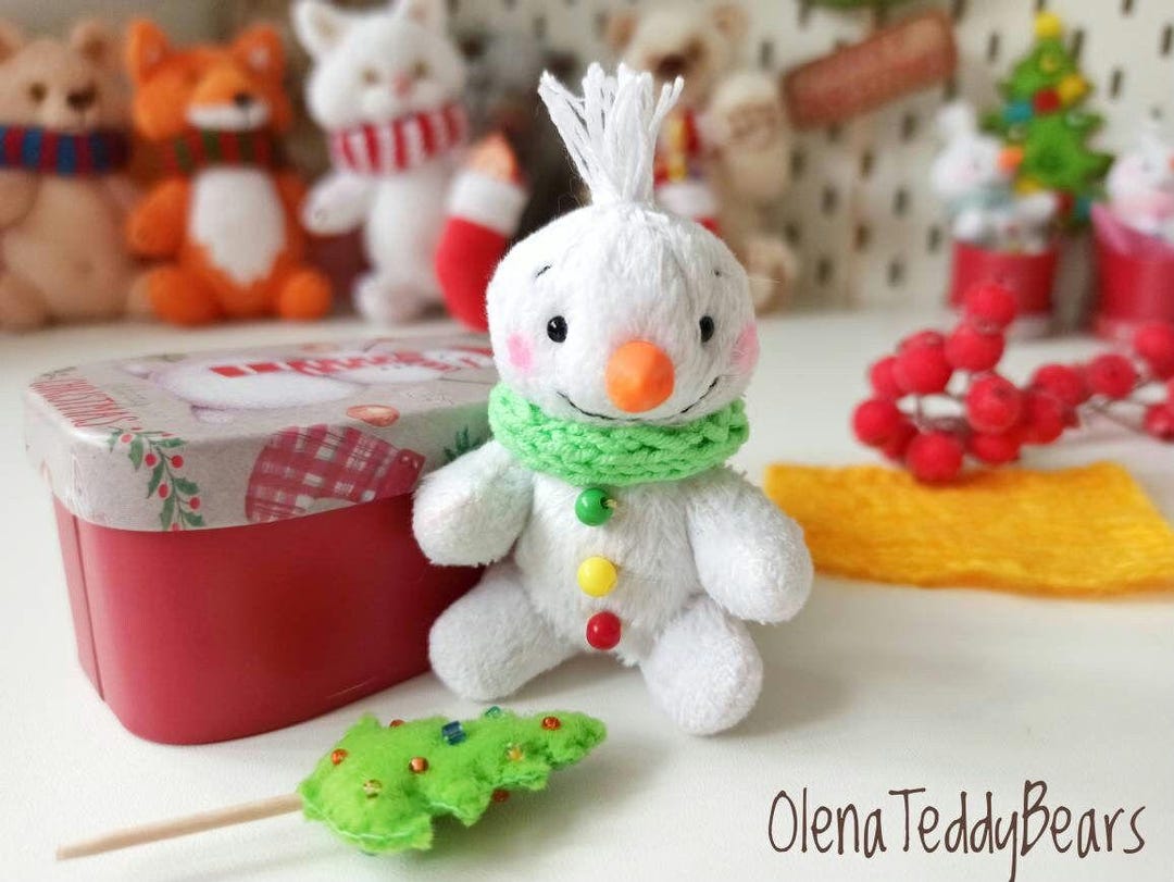 Mini Plush Snowman: Handmade Christmas Pocket Toy in Box - Etsy