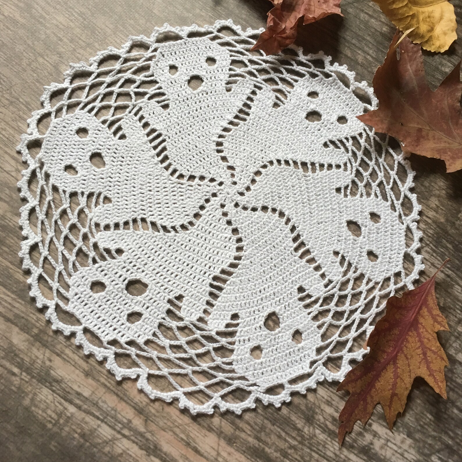 Halloween doily Spooky ghost crochet halloween | Etsy