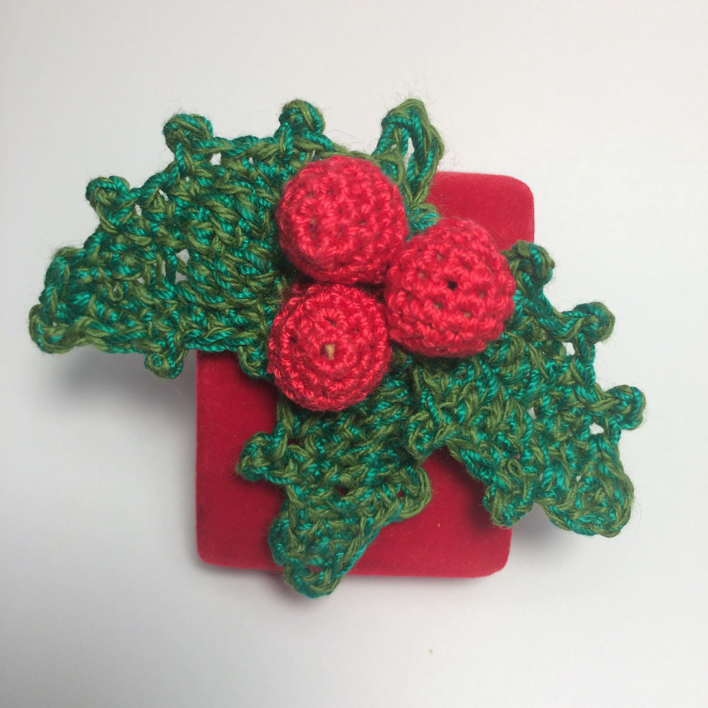 Crochet pattern of Christmas Holly and Berries | Etsy