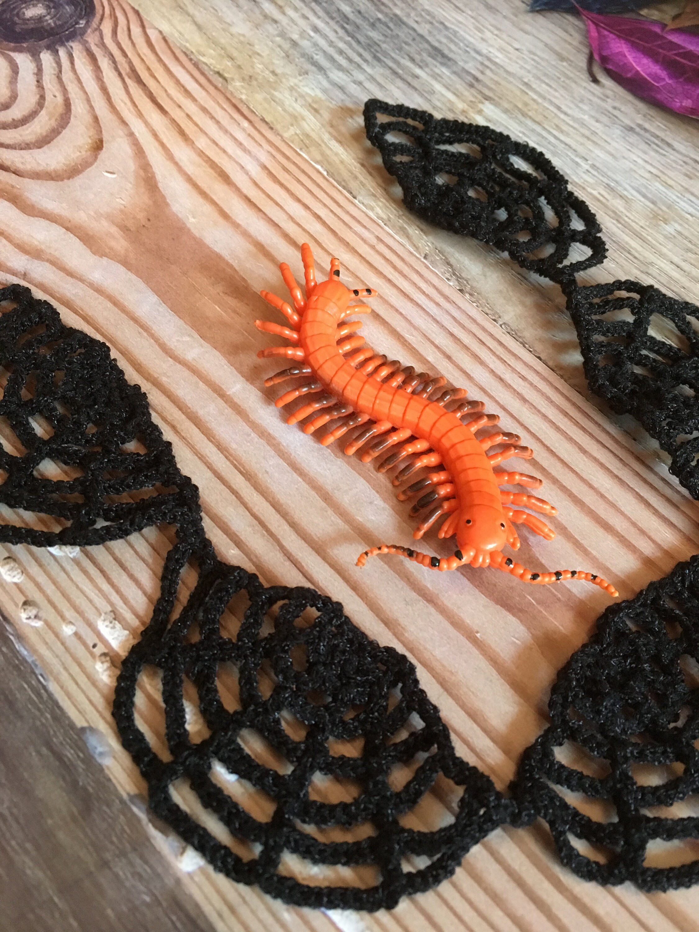 Crochet Halloween garland pattern Spiderweb decor tutorial | Etsy