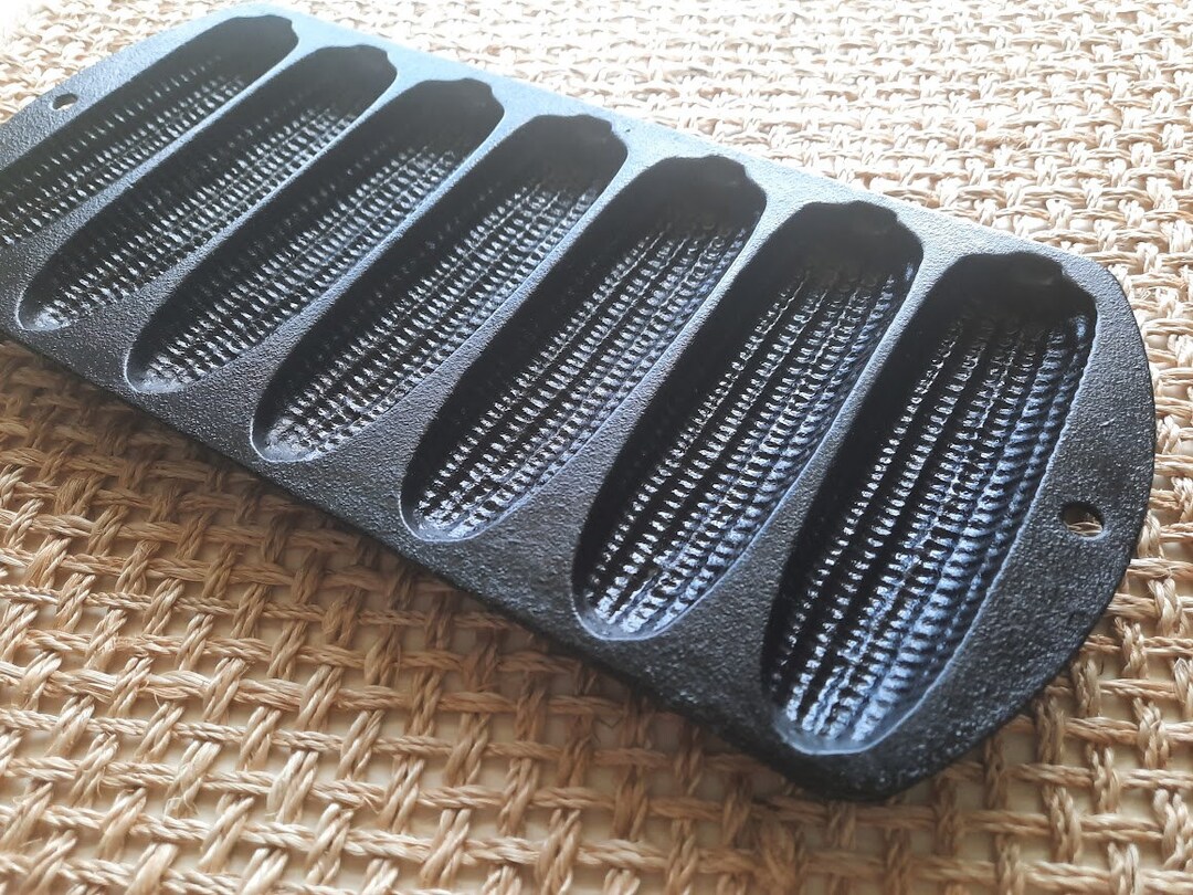 Vintage Corn Bread Mold LODGE Cast Iron Baking Pan Corn Sticks Mold ...