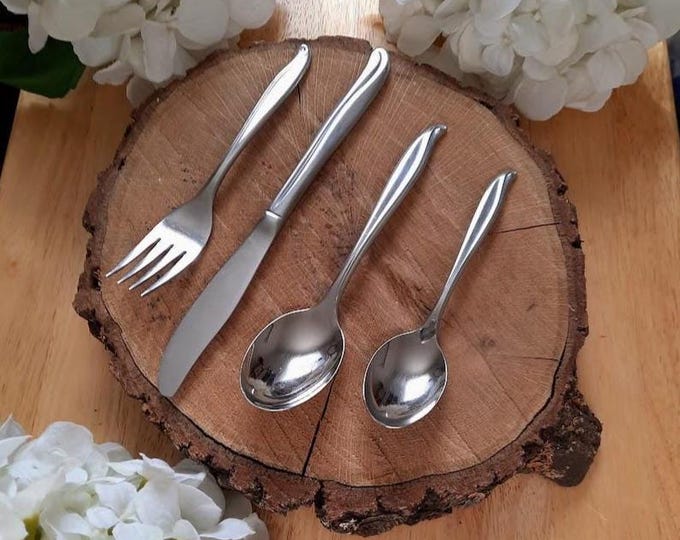 International Silver Courtship Flatware Set in Wooden Case With ...