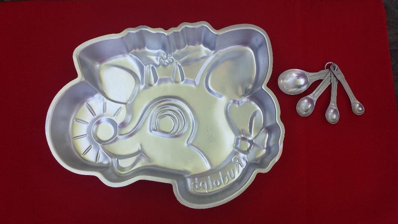 Wilton Cake Pan Rudolph the Red Nosed Reindeer 1981 Reindeer - Etsy