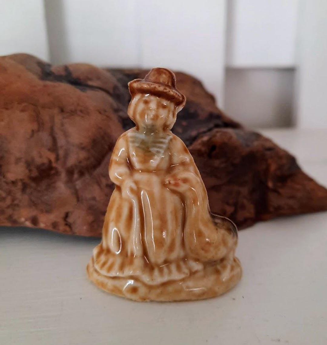 Vintage Wade Pottery Miniature Nursery Rhyme Figurines Red Rose Tea ...