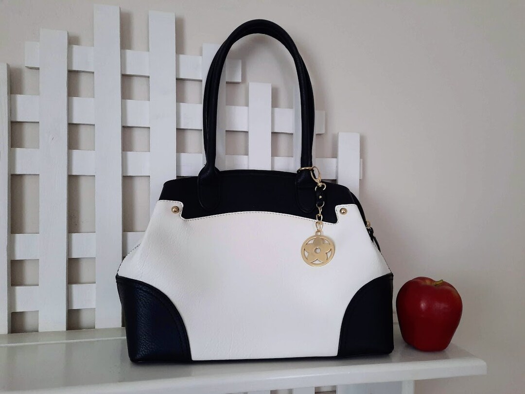 Shoulder Strap Purse Spring and Summer Styles Black & White BUENO Brand ...