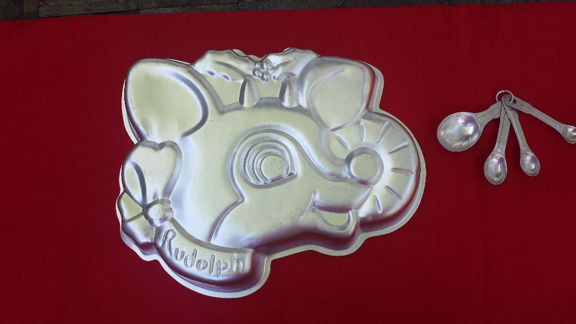Wilton Cake Pan Rudolph the Red Nosed Reindeer 1981 Reindeer - Etsy