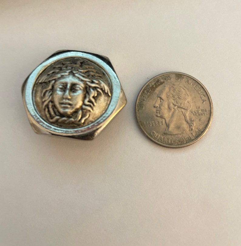 Gianni Versace Set of 3 Vintage Hexagonale Buttons Large Médusa HEAD - Etsy