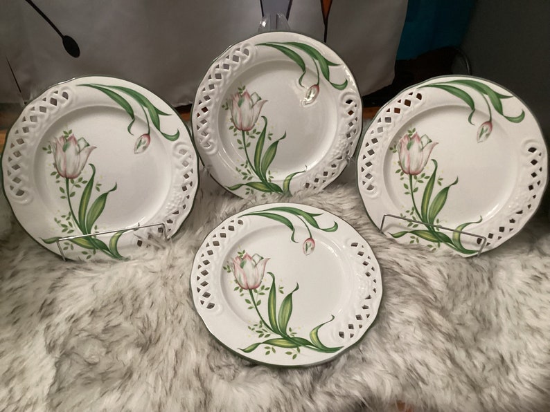 China Plates Brunelli Made in Italy Lattice Pierced Tulip Dinner Plate ...