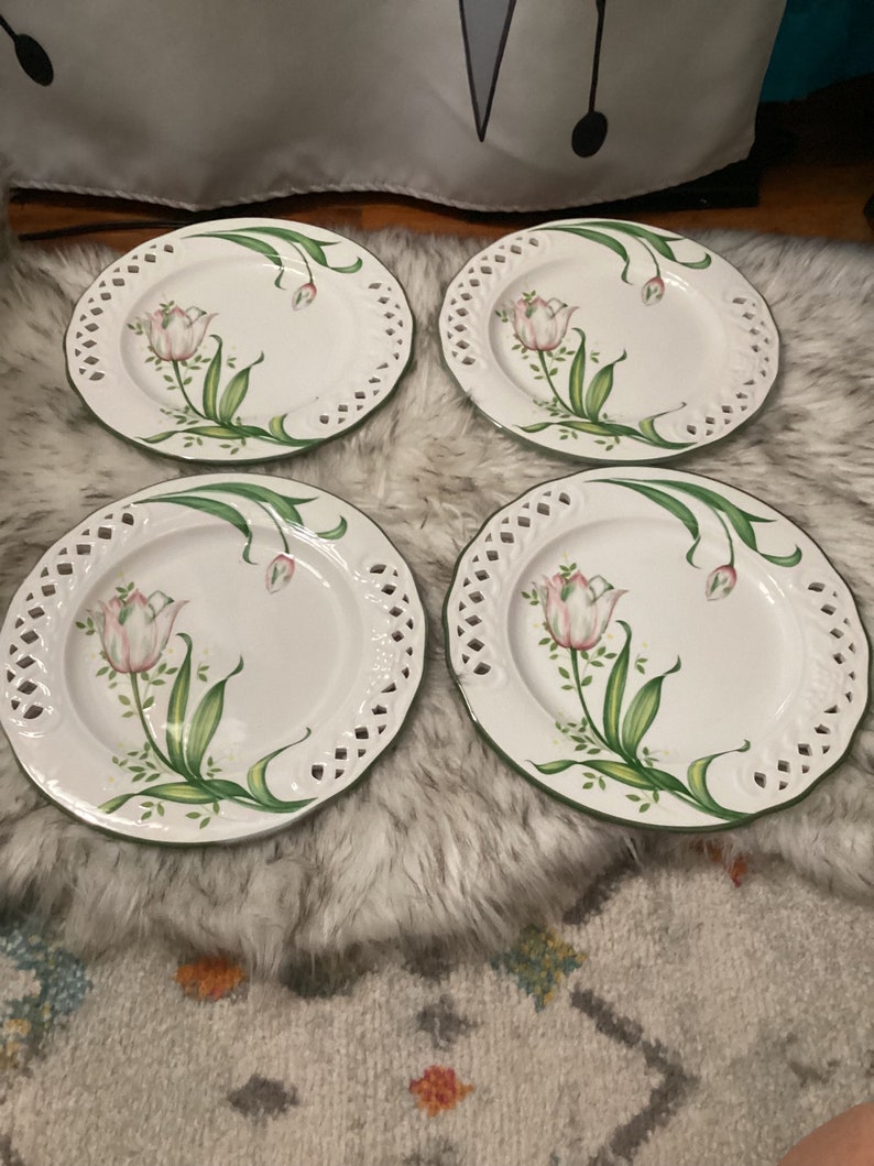 China Plates Brunelli Made in Italy Lattice Pierced Tulip Dinner Plate ...