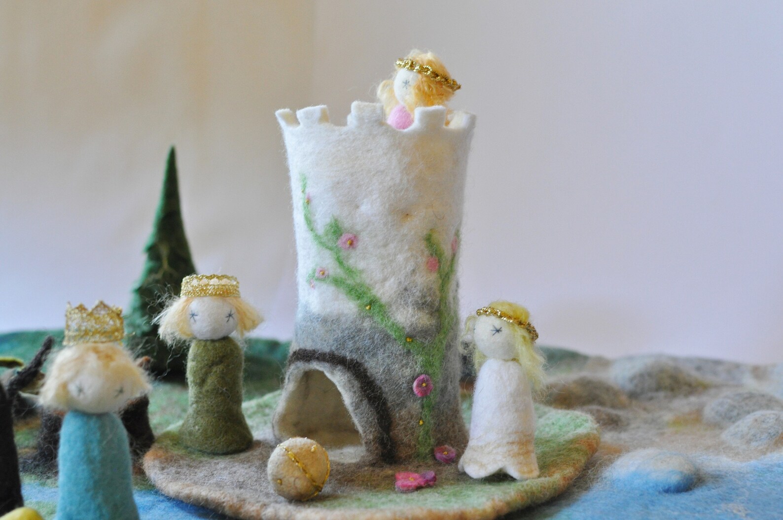 Felt Castle Fortress Knight King Queen Playmat Tower Waldorf | Etsy