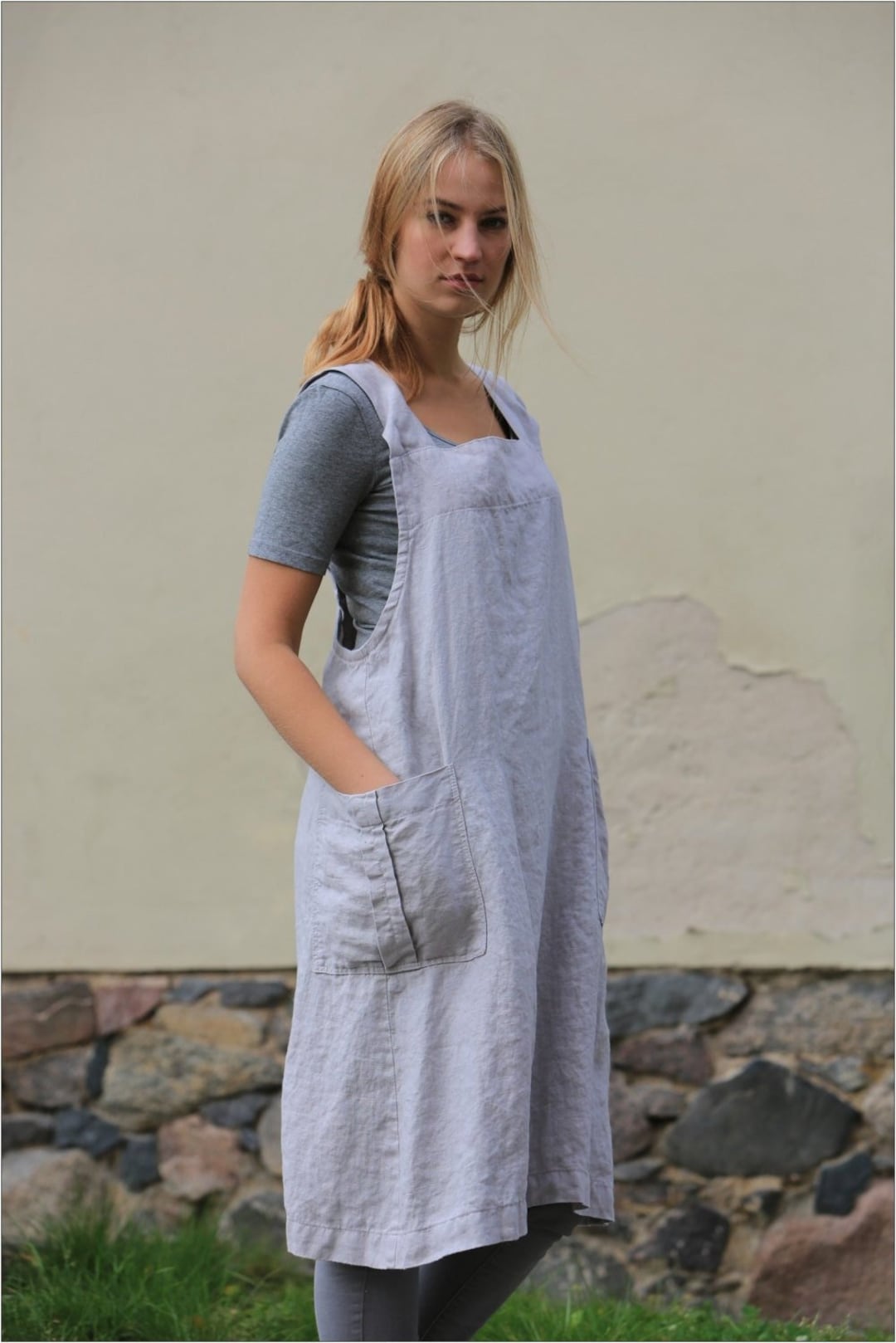 Cross Back Linen Apron Charlotte, Linen apron dress, Linen cross over ...